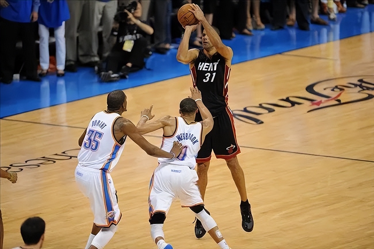 22 winning streak + 27 winning streak!The first in NBA history!He is ...