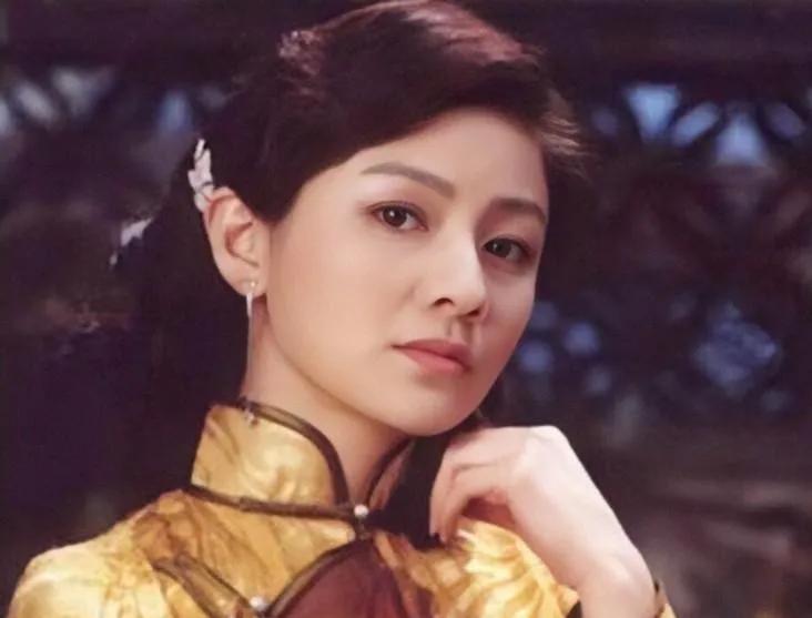 Hu Ke: Chasing Sha Yi, who is 2 years younger, and gave birth to two ...