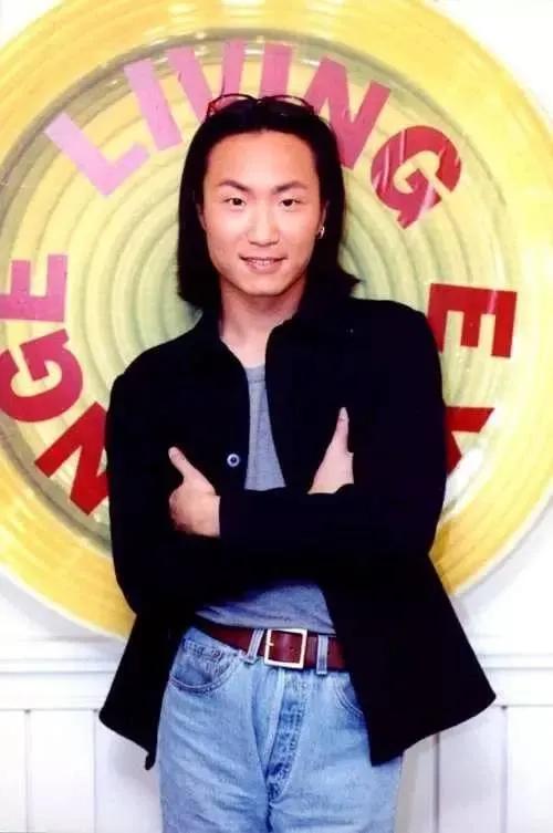 Zheng Zhongji, the rich second generation who has great singing skills ...