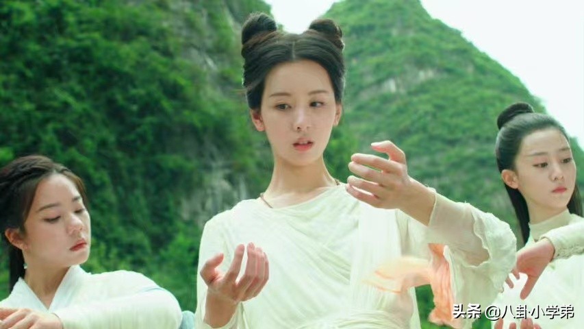 It is also the role of "Bai Zihua". Put Huo Jianhua and Li Chengbin ...