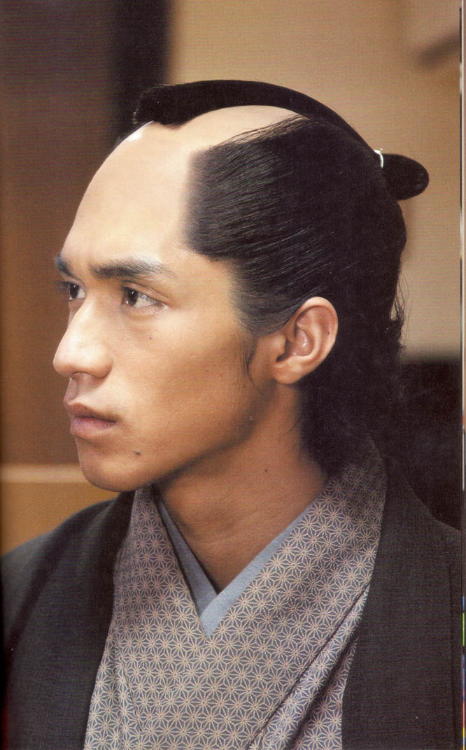 How ugly is the Japanese samurai hairstyle "Tsukiyotou" - iMedia
