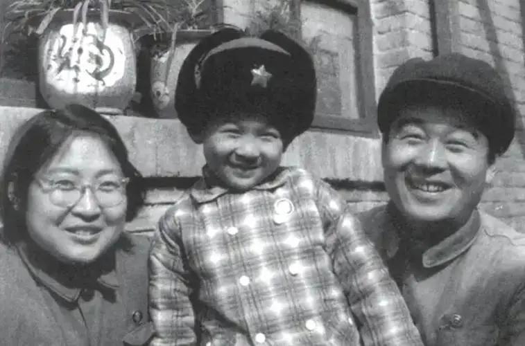 When Li Min was targeted in 1977, Luo Ruiqing was so angry that he slapped the table: Others don ...