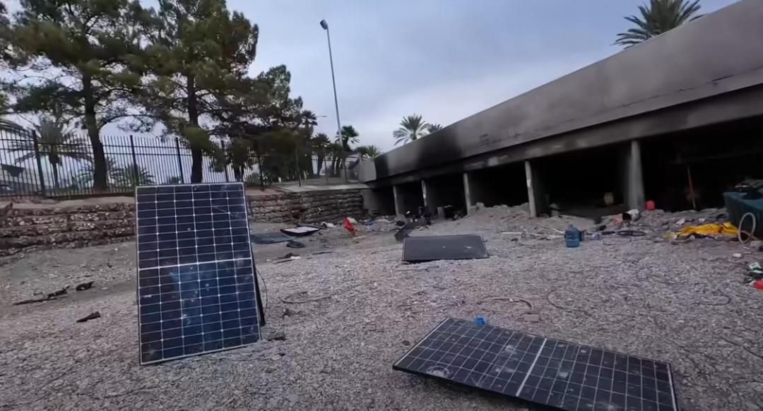 Under the bustling Las Vegas, there are a group of "mole people" hidden ...