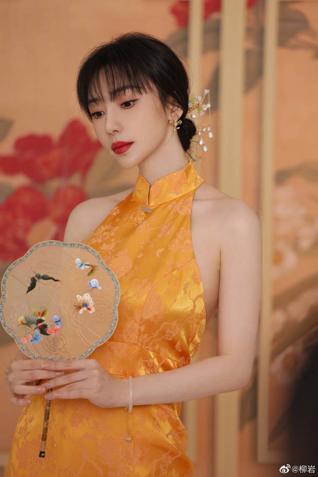 Liu Yan's new Chinese-style blockbuster released wearing a cheongsam ...