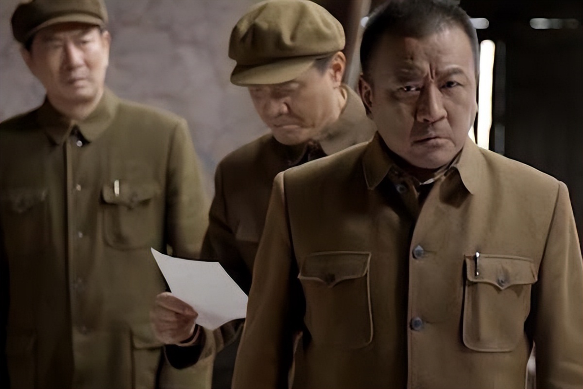 In 1959, Su Zhenhua was forced to divorce with 6 children. Mao Zedong ...