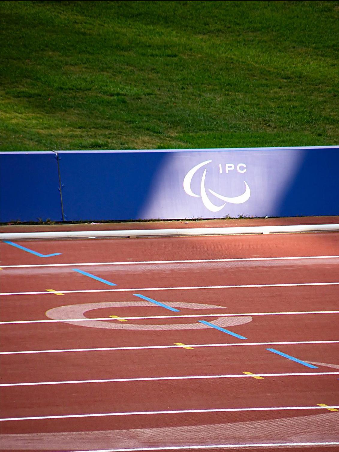 How many meters is one lap of the track and field - iNEWS