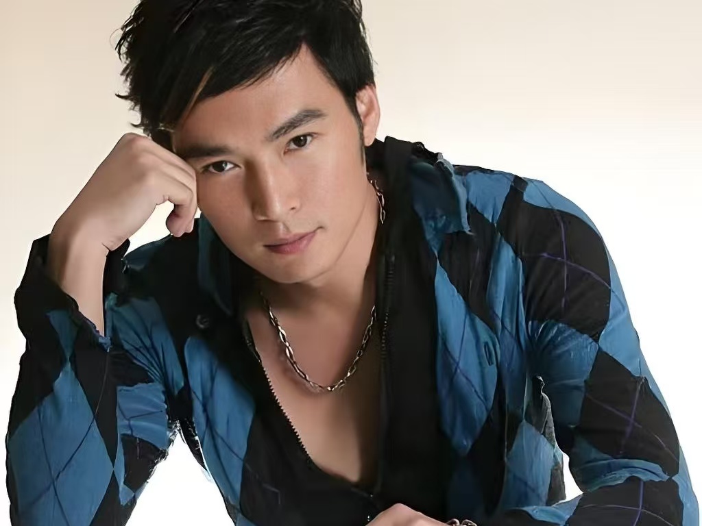 Jiao Enjun: The immortal legend of the ancient costume male god in the ...