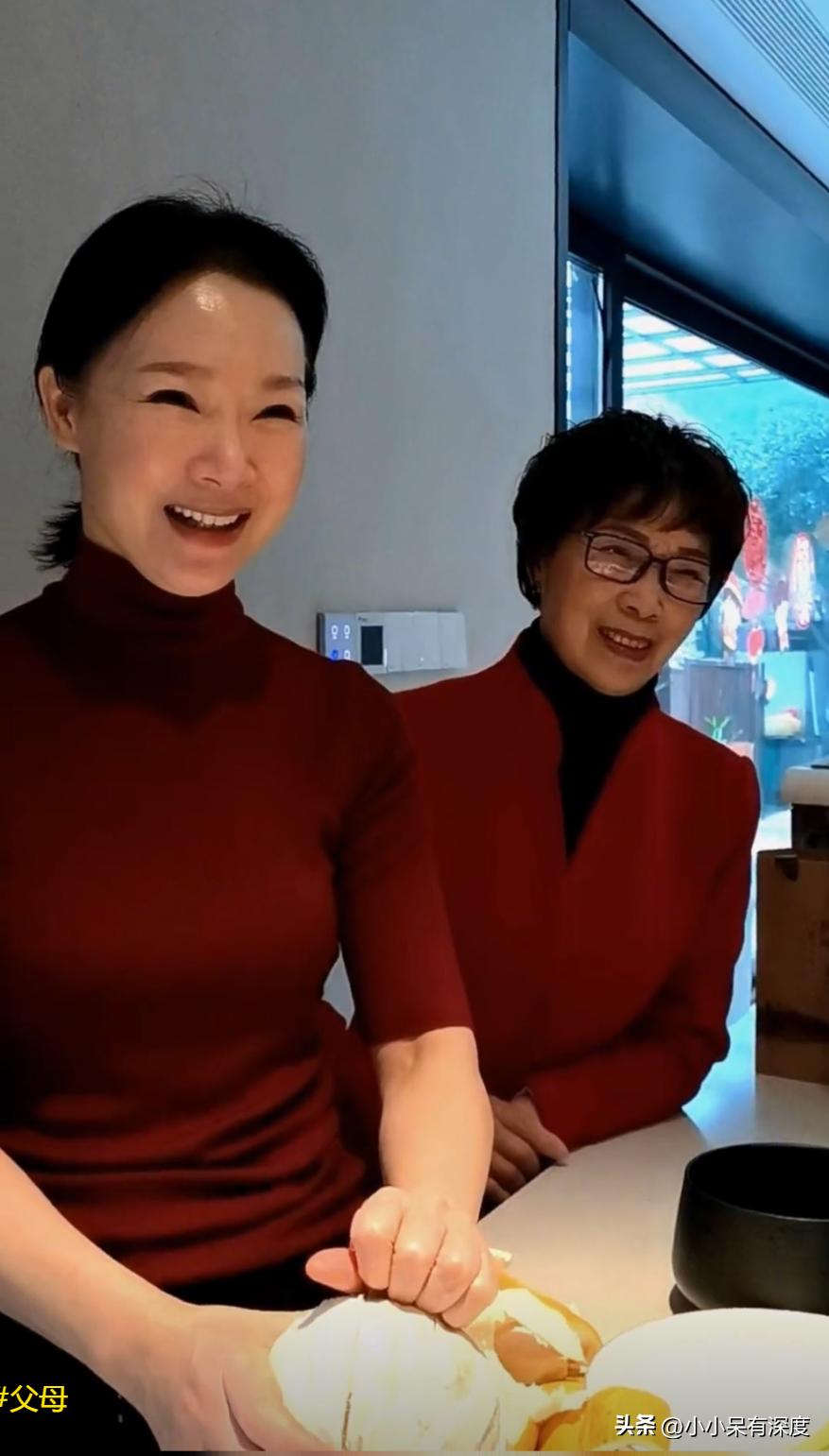 Lu Wei's Douyin video, together with her parents, the way her mother ...