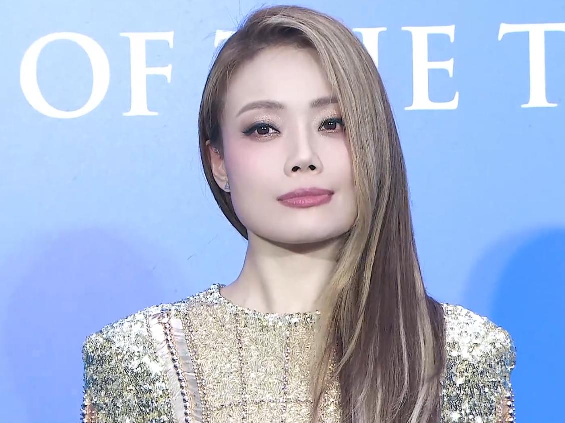 It's the red carpet again! Yang Zifeng is messy, Yin Tao's breasts are ...