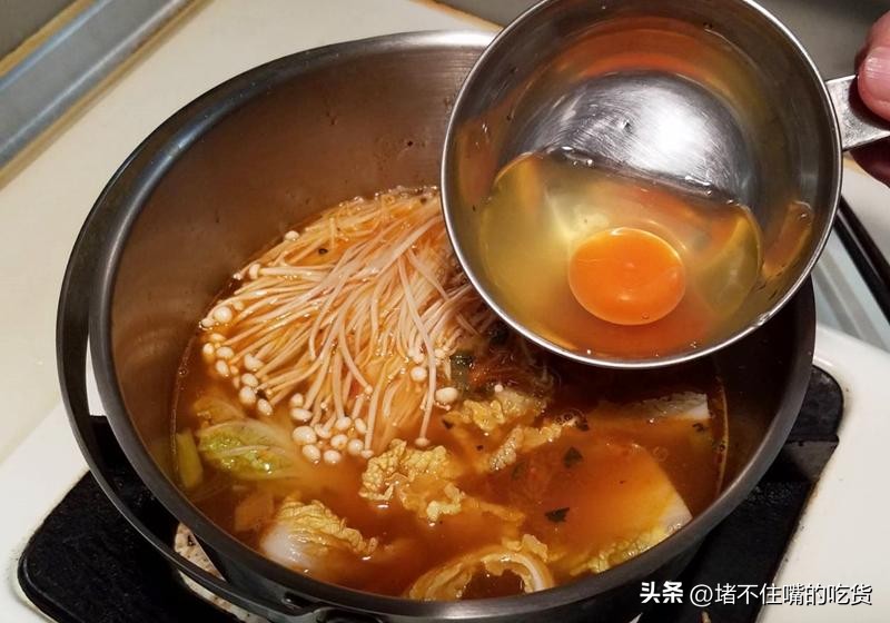 Hidden way to eat Shin Ramen "Upgraded Korean Hot Pot"!A bowl of ...