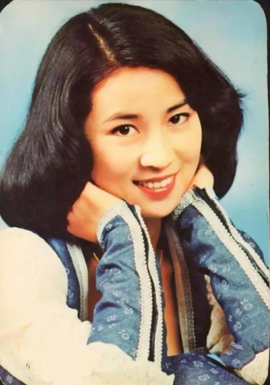 The beauty who let Jackie Chan fall in love, actress Lin Fengjiao - iMedia