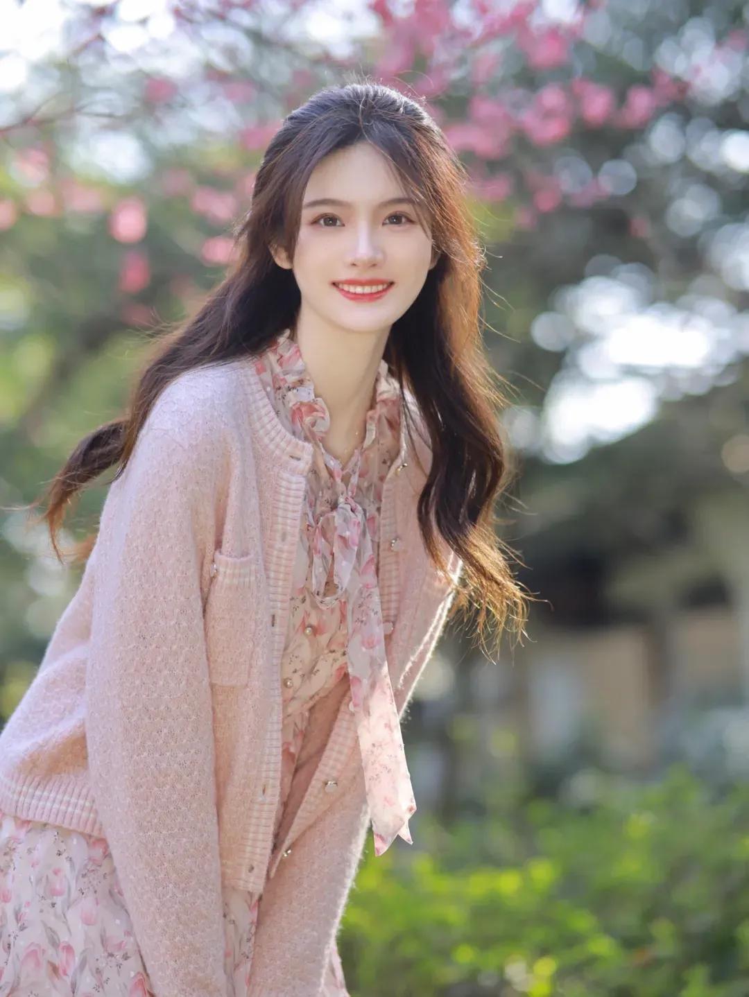 Is the floral skirt "bad street"? As long as you choose the right style ...