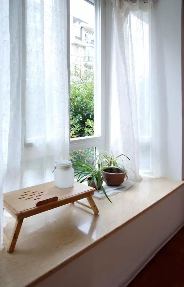 Dry goods about threshold stones, window sill stones, and bay window ...