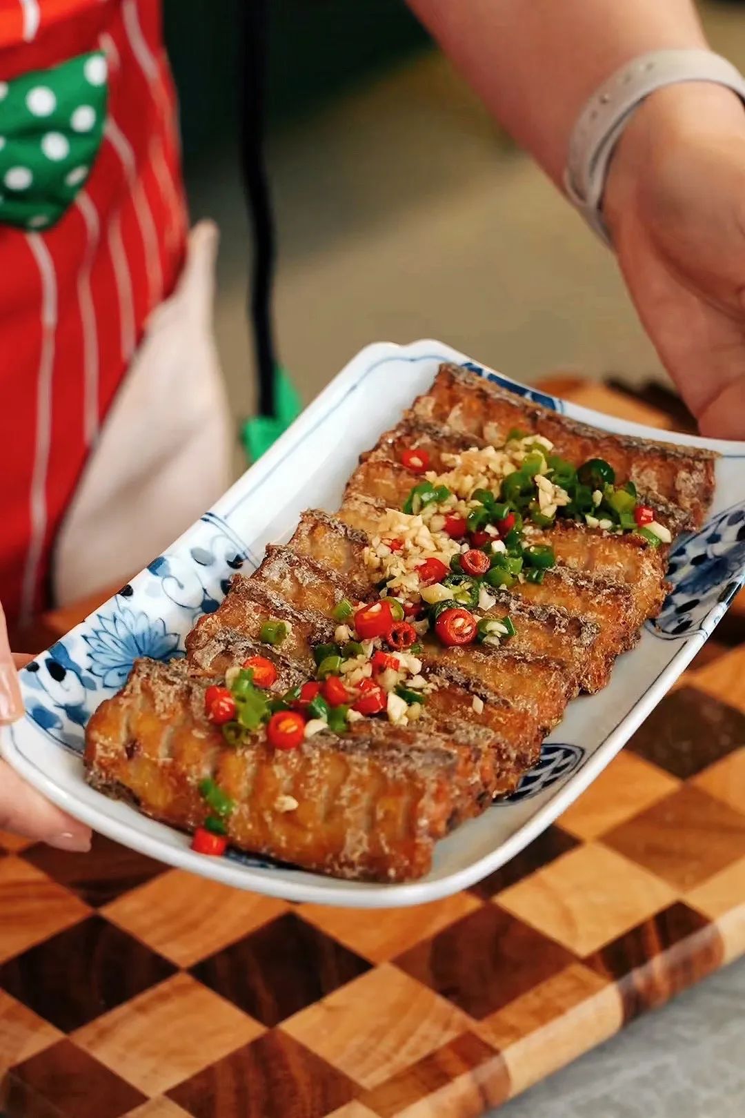 My mother's specialty dish [dry fried hairtail], served with "universal ...