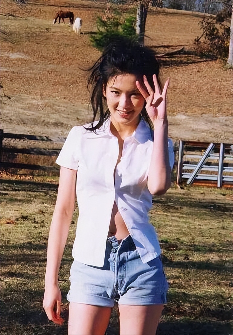 Personal relationship is chaotic and sleeps with 17 men, seamlessly ...