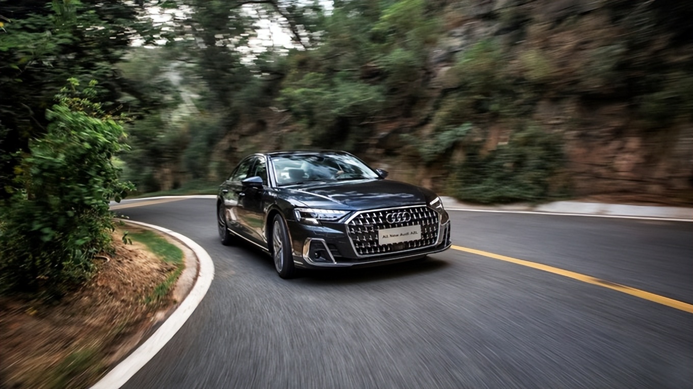 This is a whole new story written by the Audi A8L - iNEWS