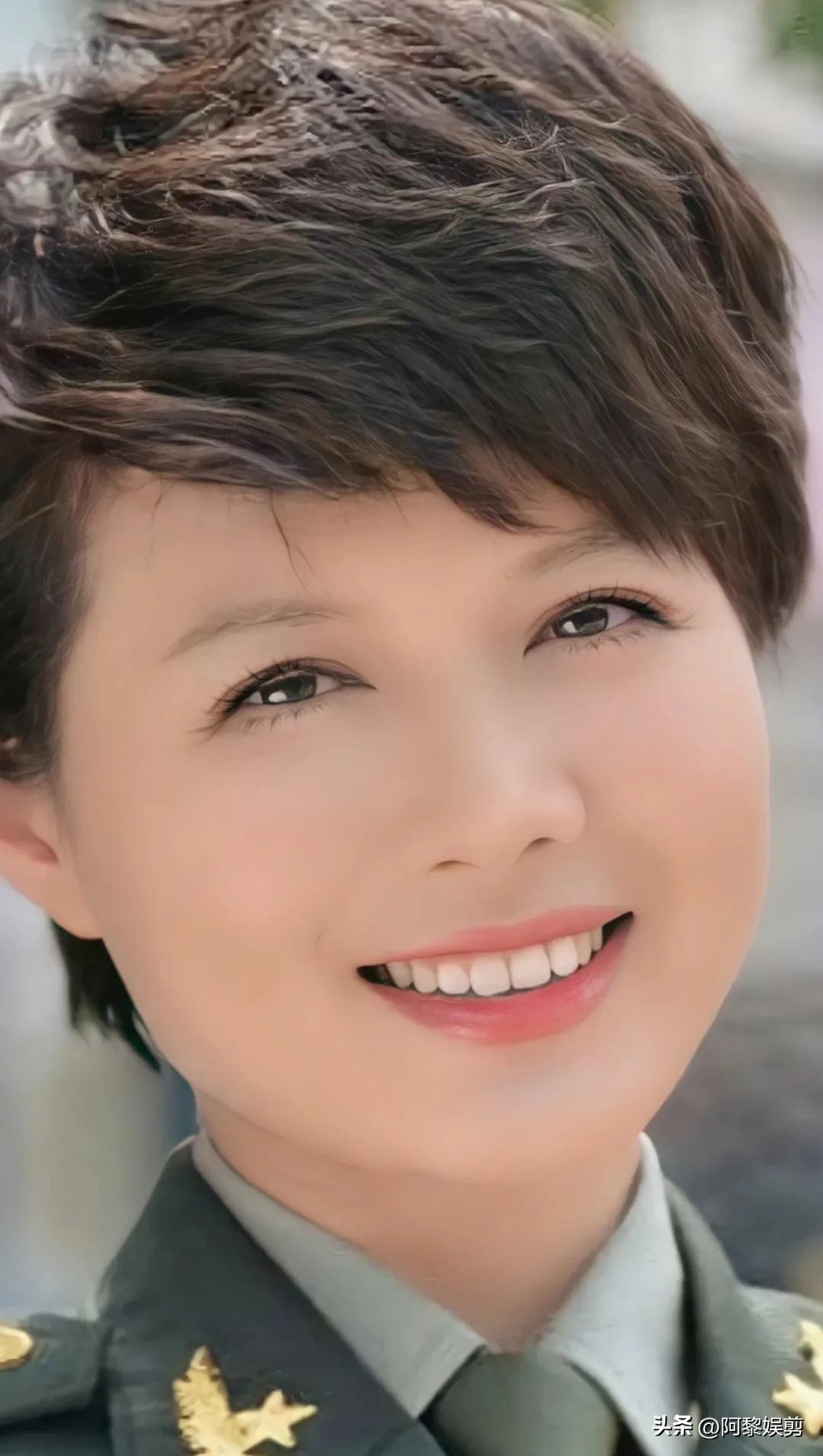 Cheng Su meets Gong Xue, who is better than the two beauties? - iNEWS