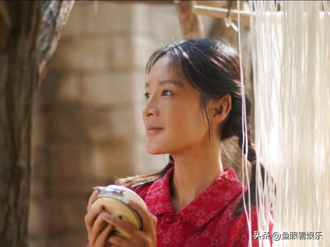 How many faces of delicate actresses did Li Qin play as a village girl ...