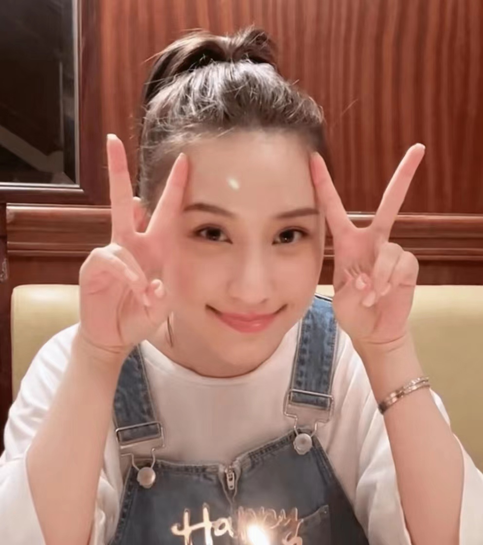 He Chaolian's photo shows that she is suspected of being pregnant, her ...