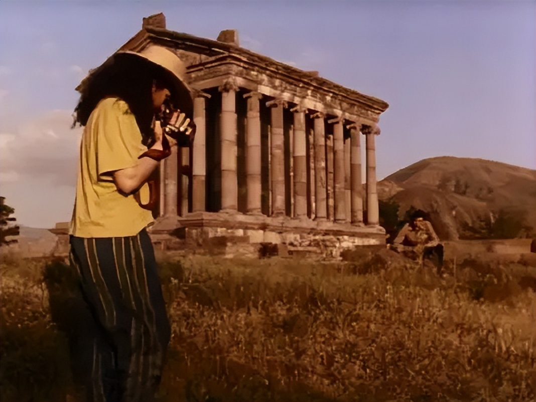 The world-renowned director Atom, how to convey the theme in "Calendar ...