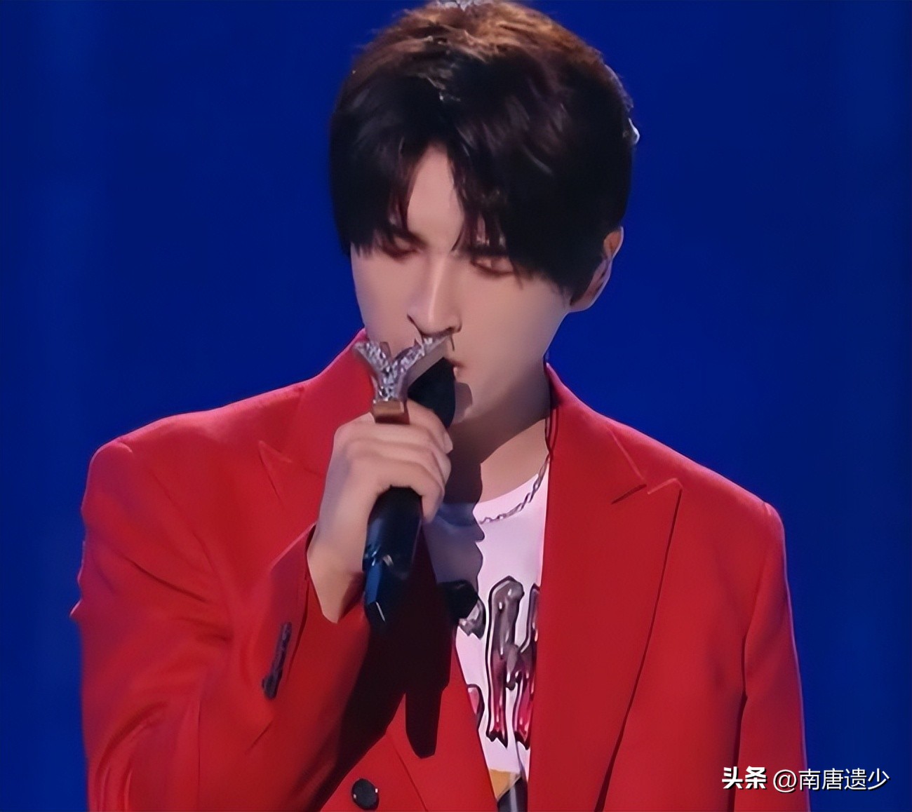 The 14th anniversary of the Supreme Reward Group, Zhang Yuan became ...