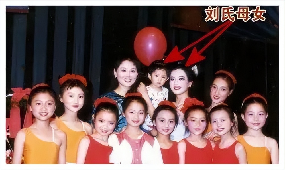 Liu Xiaoli, Liu Yifei's mother: So far single, with a proud figure ...