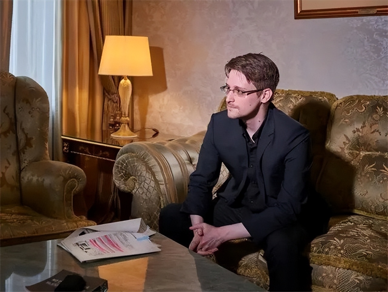 After 9 years of fleeing, he was naturalized in Russia. How did Snowden ...