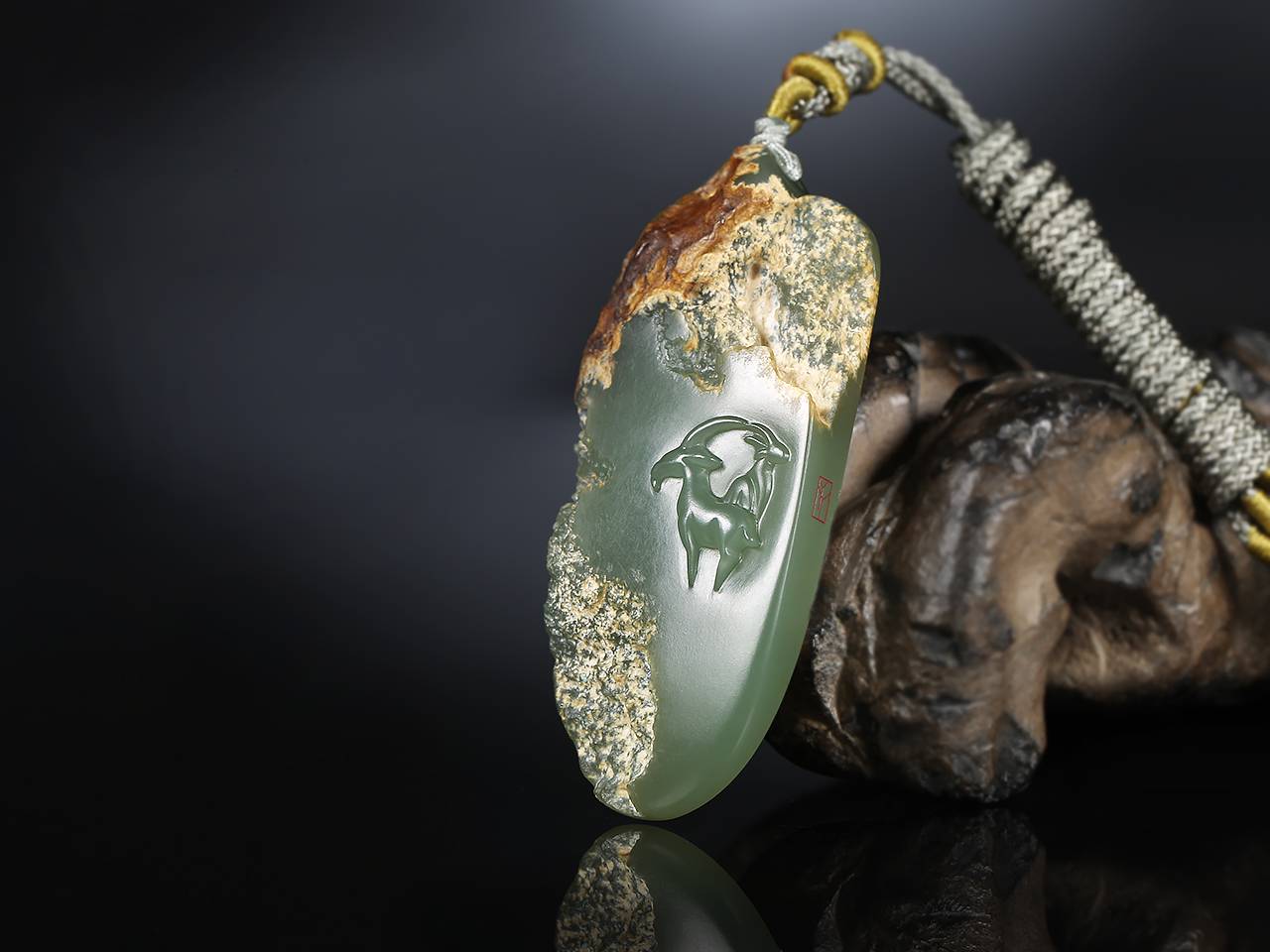 Baidian jade carving Huang Hanyong analysing wood river grinding jade ...