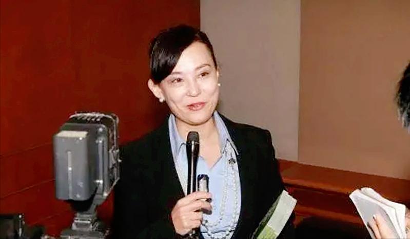 Supermodel Peng Chuying, 18 years old, dating a famous lawyer, was ...