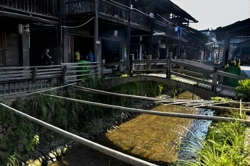 Exploring Millennium Ancient Sites: Zou Family Ancestral Hall in Xiamei ...