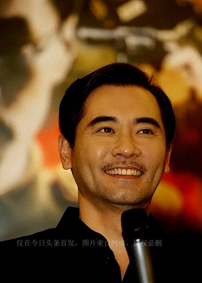 Zhou Xun and Chen Hong fell in love with him at first sight, but he ...