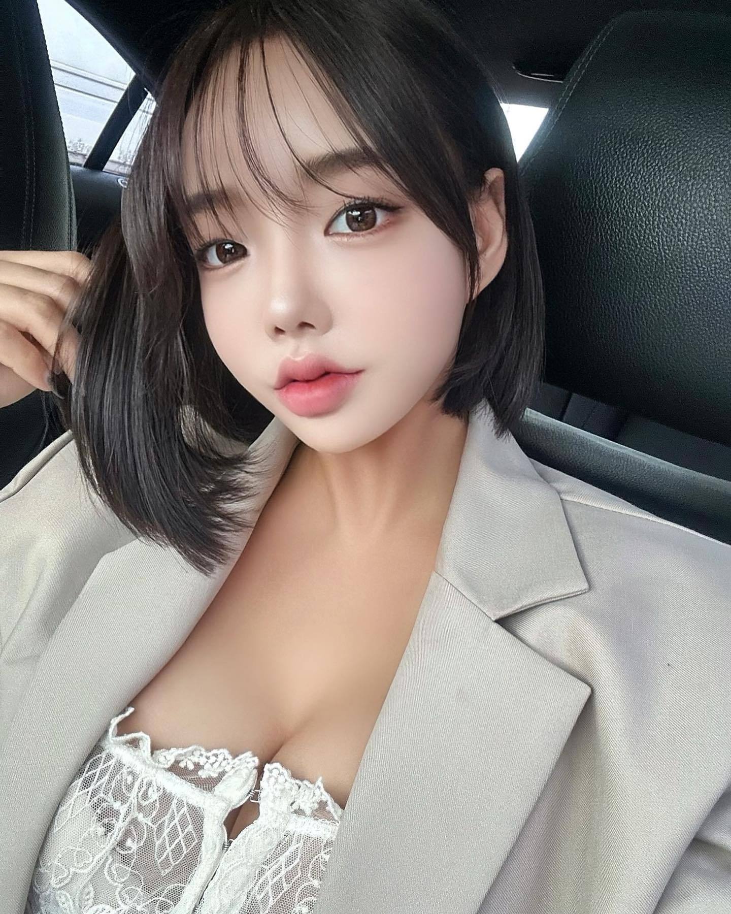 Korean beauty internet celebrity jvivid_euna sexy outfit - iMedia