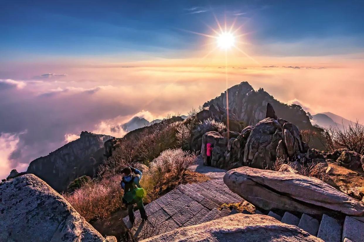 Traveling to Mount Tai, how much does it cost to live on the top of the ...
