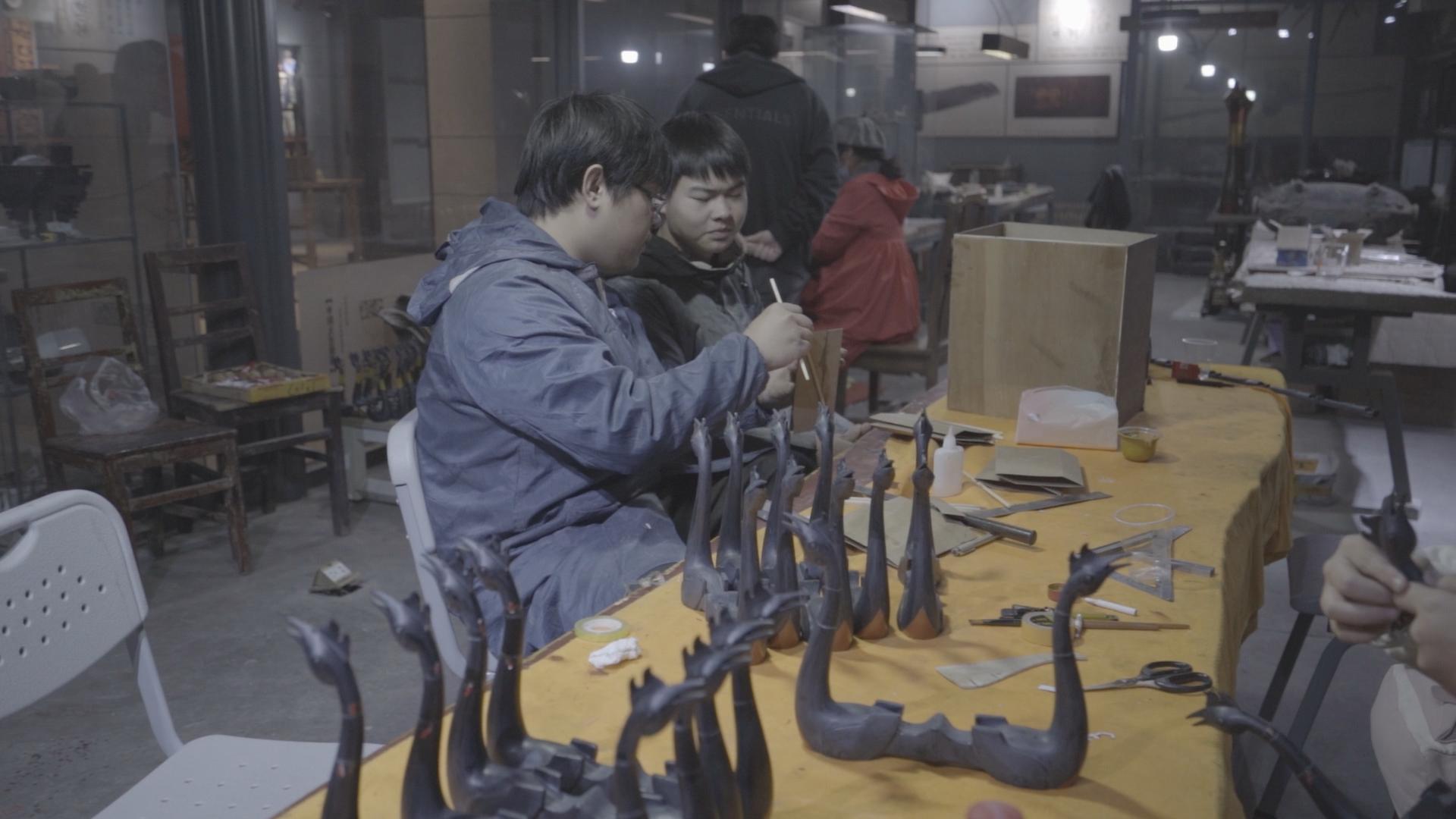 Chu-style lacquerware: a thousand knives make a pound of lacquer, and ...