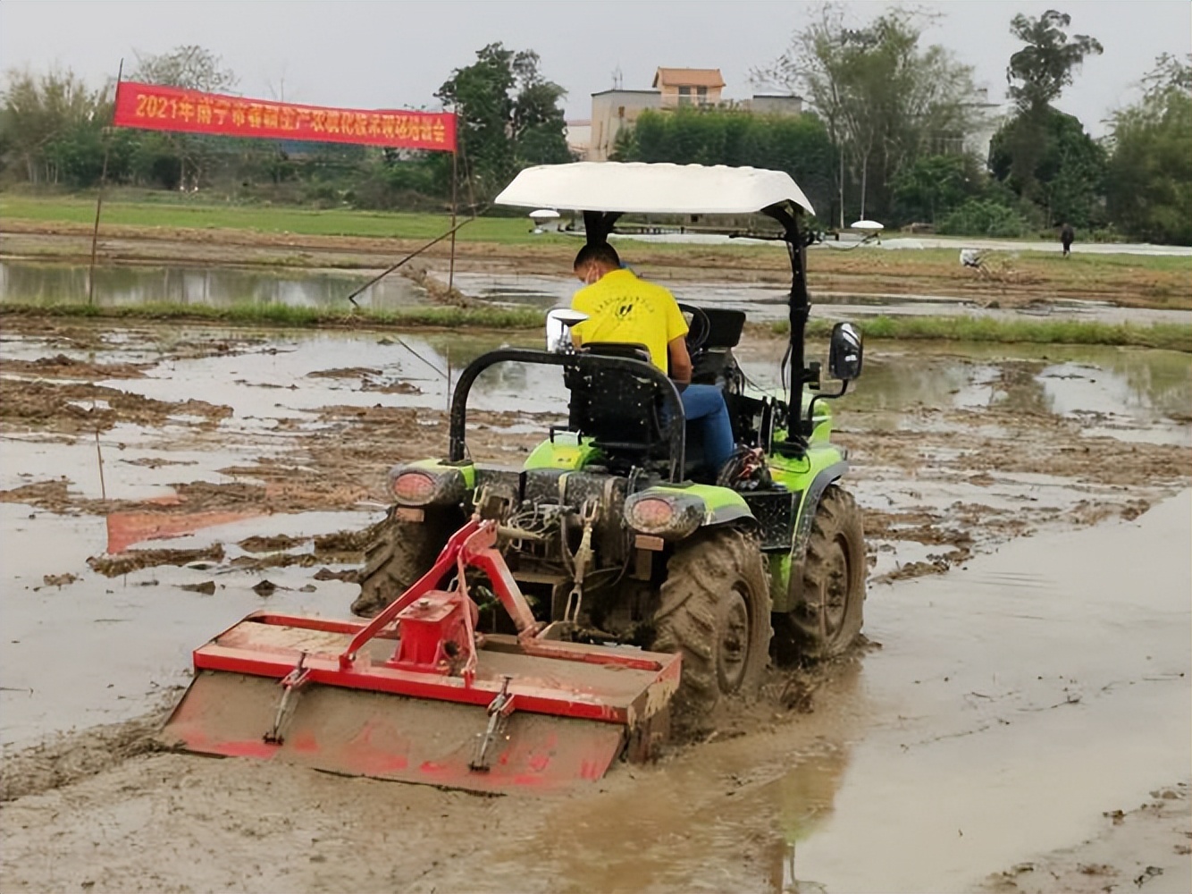 Vietnamese rice planting self-propelled transplanting technology, no ...
