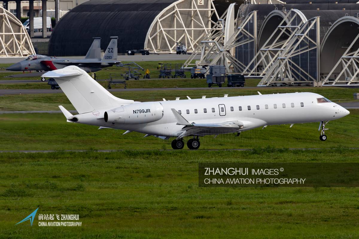 The United States uses mercenary fighter planes to refuel in the air ...