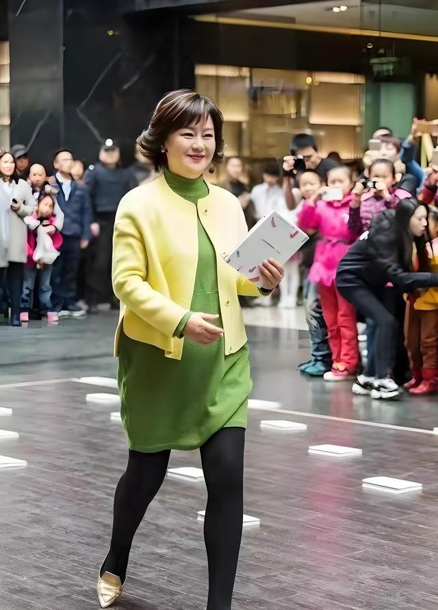 When 58-year-old Ju Ping met 56-year-old Zhou Tao, the two seemed to be ...