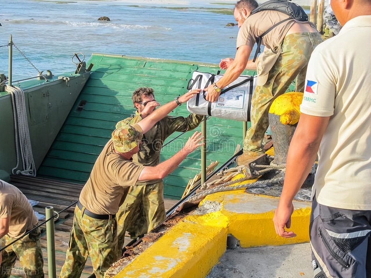 The strategy of the Rand think tank, mantis catching cicadas and ...