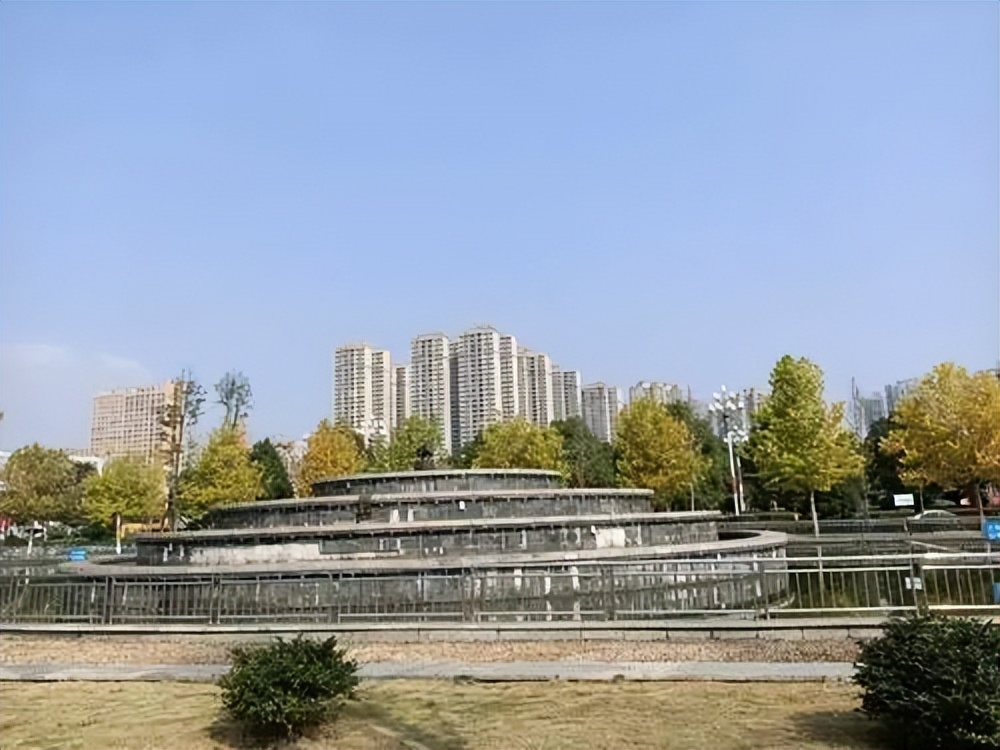 Revisiting Xiaoxiang's Sixty-two Loudi Chapter 2 Louxing Square - iNEWS