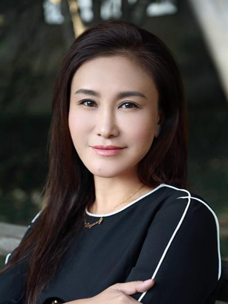 Wang Qian: Married a director 23 years older, after 9 years of marriage, after her husband died ...