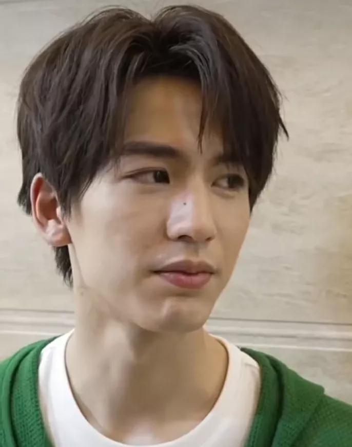 Zhang Linghe has no beauty, no filter, and there are a lot of things on ...