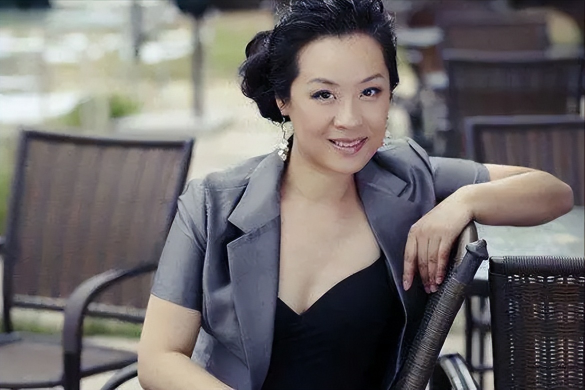 She used to be Gong Li's double, but because of "Parents' Love", she ...