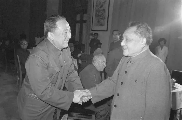 Why did Hua Guofeng delay Deng Xiaoping's third comeback? he has two ...