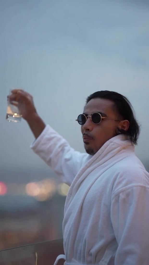 Salt man mocked after posting video of him taking a shower wearing ...