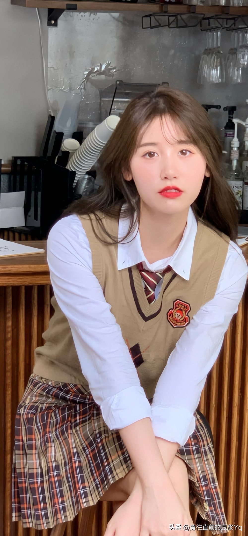 "Blue-clothed God of War" Yili Shazi becomes a sweet and charming ...