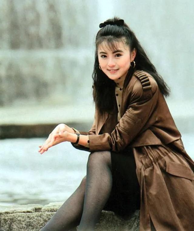 Remember the famous female star in Hong Kong: Li Saifeng?Enjoy your old ...