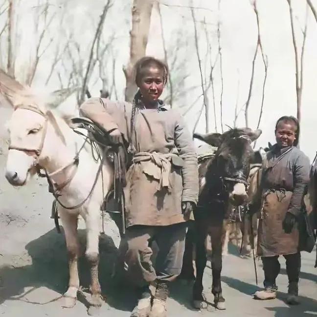 Photos from the late Qing Dynasty: All ragged children with patches on ...