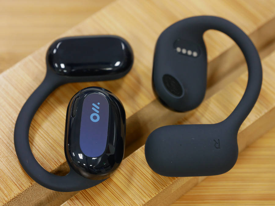 The Healthiest Posture for Wearing Headphones: Comfortable OWS Open ...