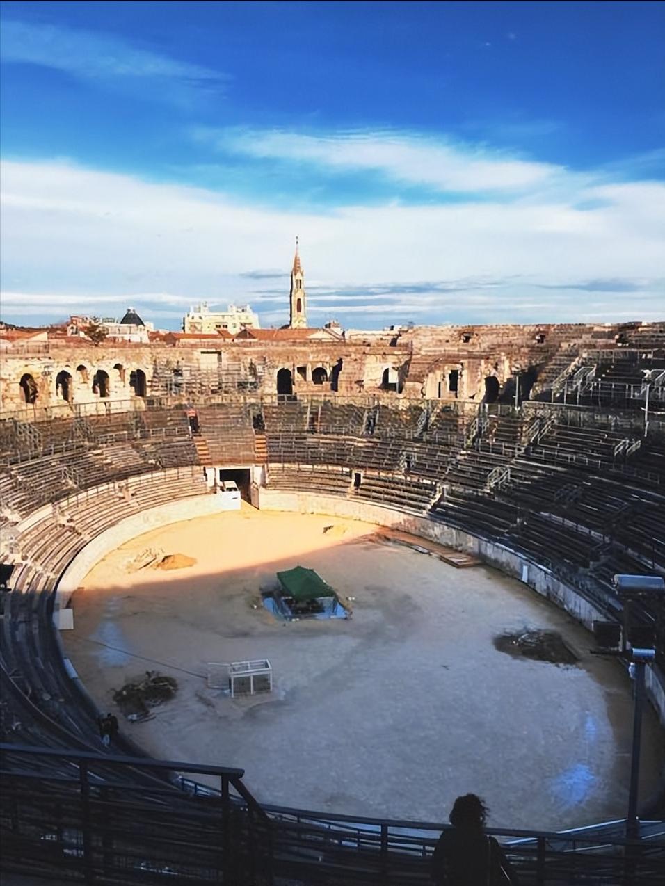 Why did ancient Rome build an arena? What is the structure of the arena ...