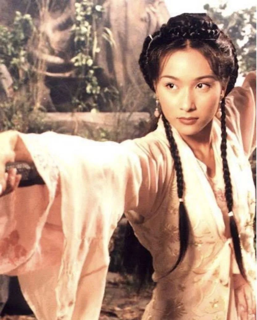 "The most beautiful Asian sister" disappeared for a year and appeared mysteriously - iNEWS